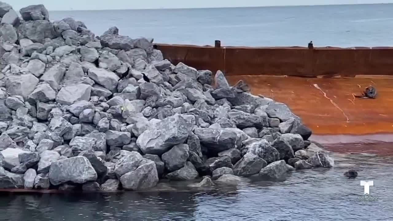 Barcaza causa nuevas preocupaciobnes - YouTube