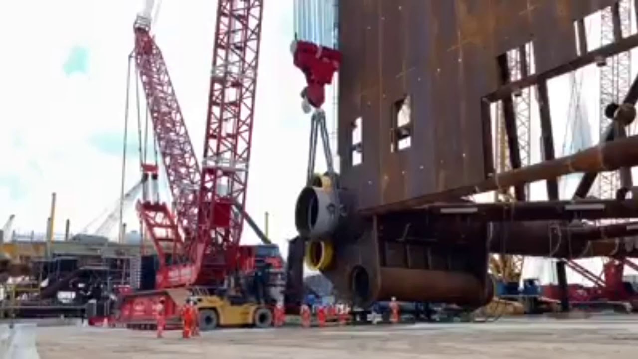 Mega crane roll up 3000ton jacket pegaga project. - YouTube
