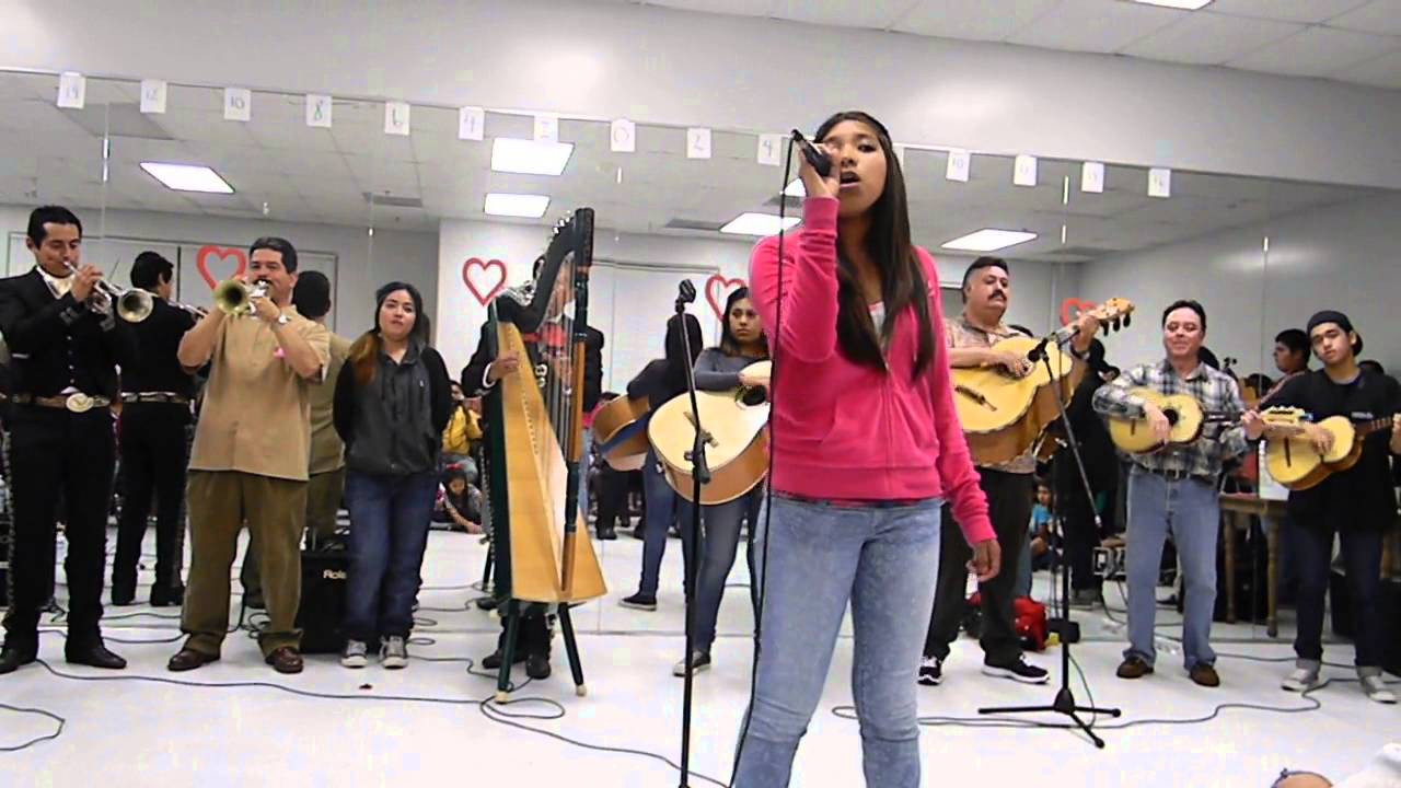 Mariachi Los Camperos De: Nati Cano, Andrea Morales-El Herradero - YouTube