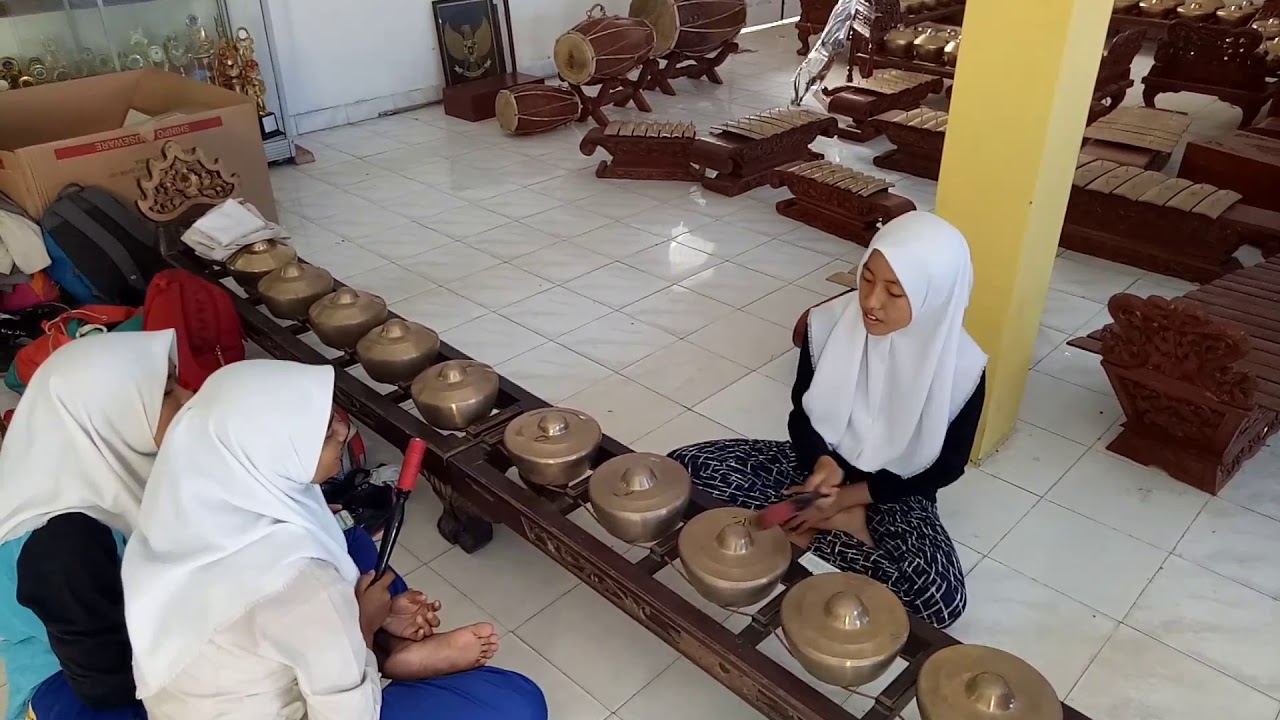 Gundul-gundul pacul - YouTube