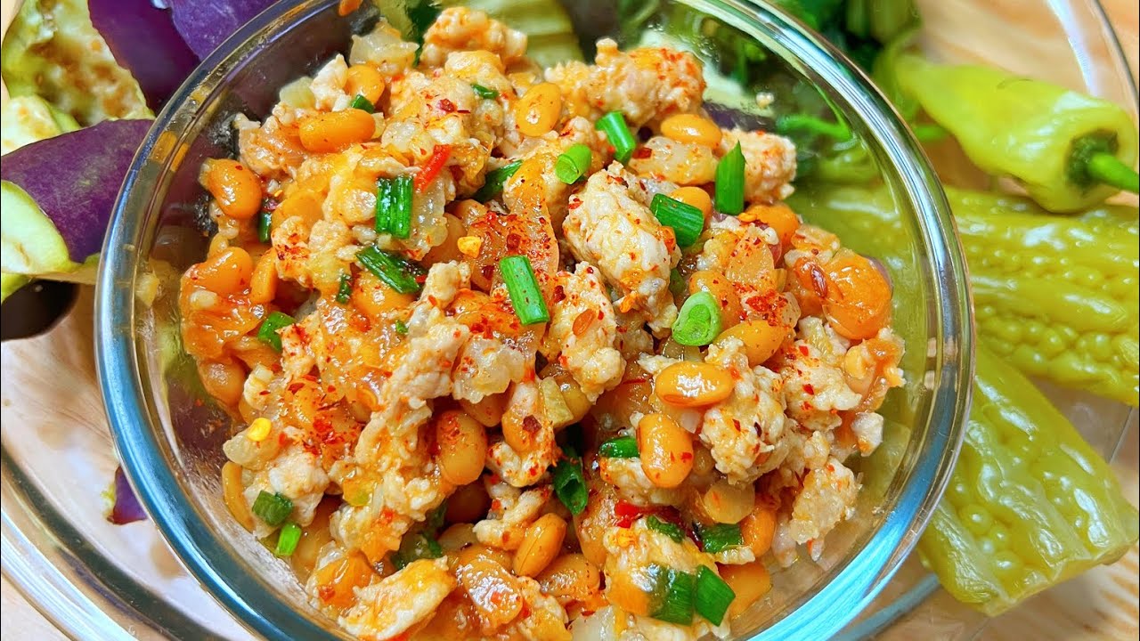 Stir-fry Soybeans Paste with Belly Pork ឆាខ្ទិះសៀង - YouTube