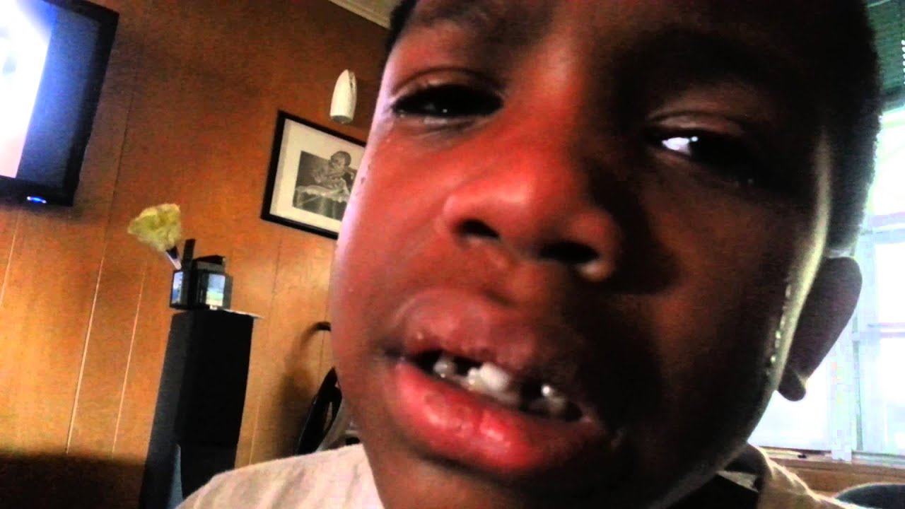 Crying Five Year Old's Super Loose Tooth - YouTube