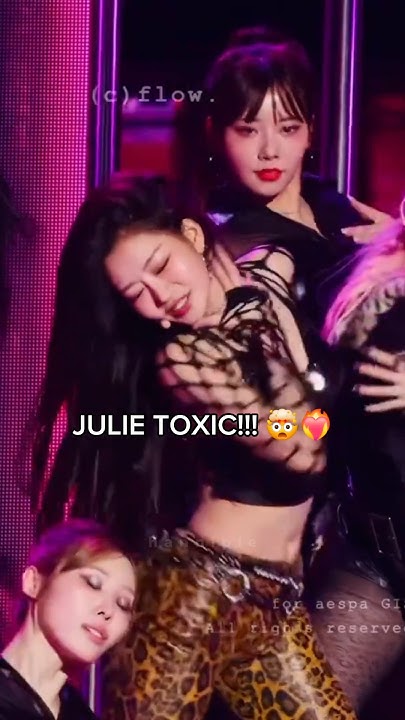 JULIE SPECIAL STAGE 'TOXIC' AT 2024 MBC GAYO DAEJEJEON #julie #mbcgayodaejejeon2024 - YouTube