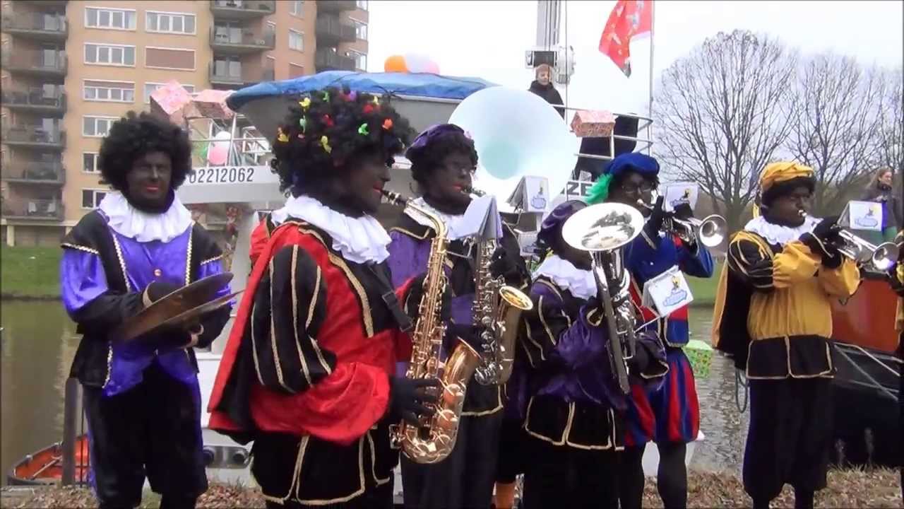 Pietenband "De Paardenvoetjes", de club van Sinterklaas - YouTube