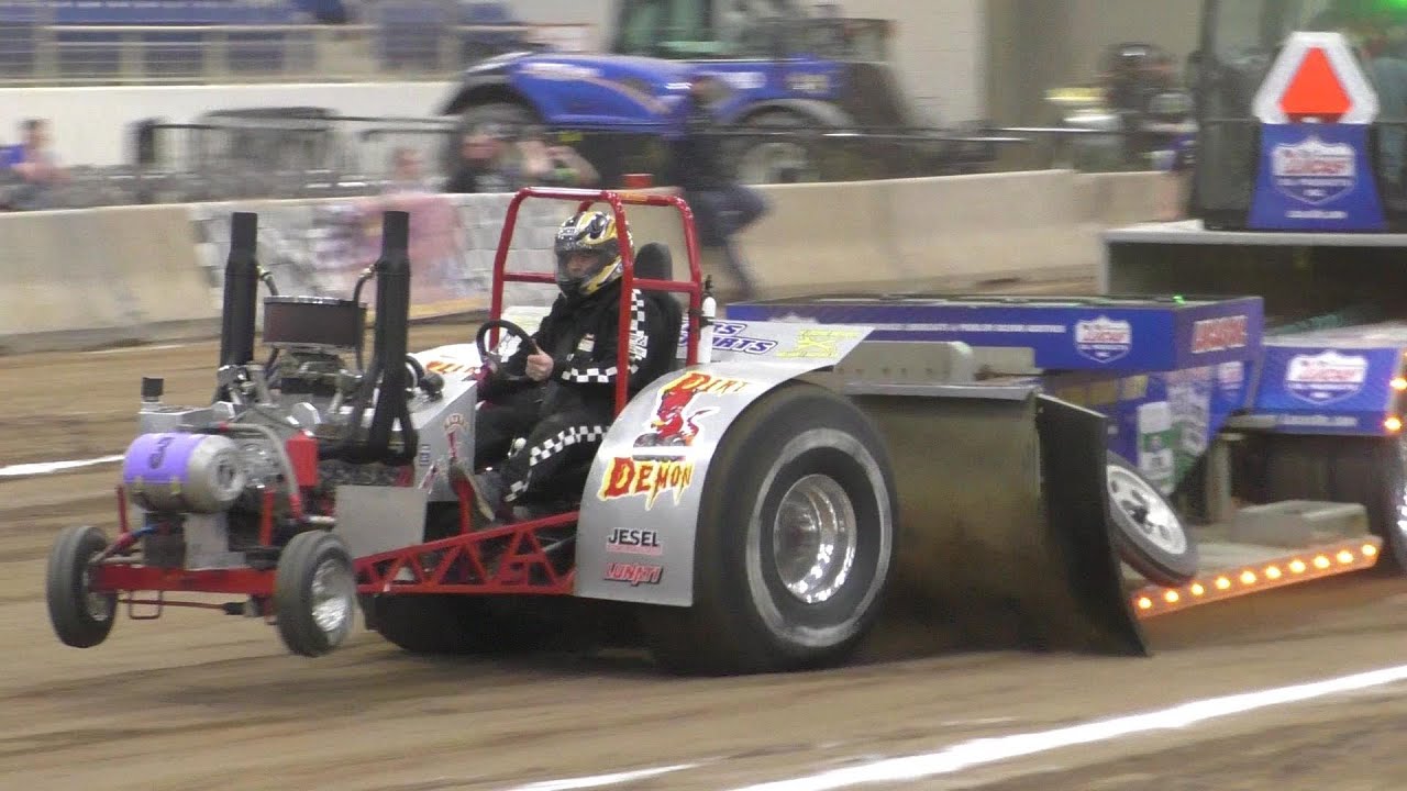 Tractor Pulling 1,850lb. Small Block Mini Modified Tractors In Action ...