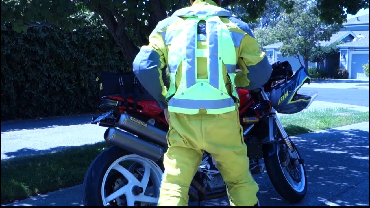 Aerostich Roadcrafter R-3 w/airbag vest - YouTube