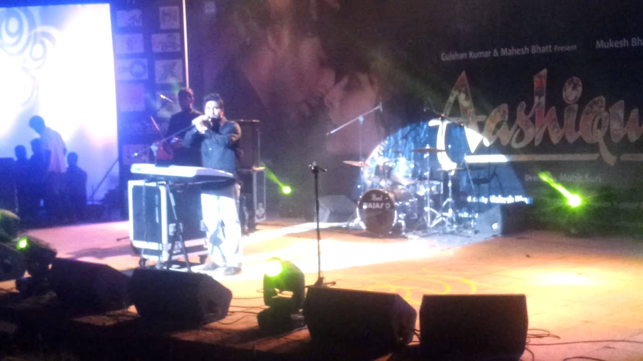 Aashiqui 2 concert at bandra amphitheatre - YouTube