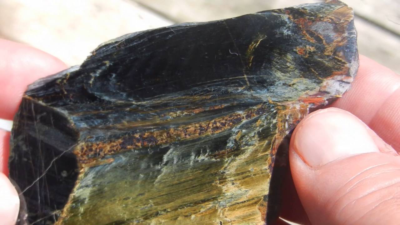 Blue Binghamite / Silkstone - YouTube