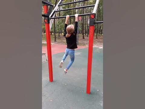 10 pull ups by 9 y.o. girl #shorts - YouTube