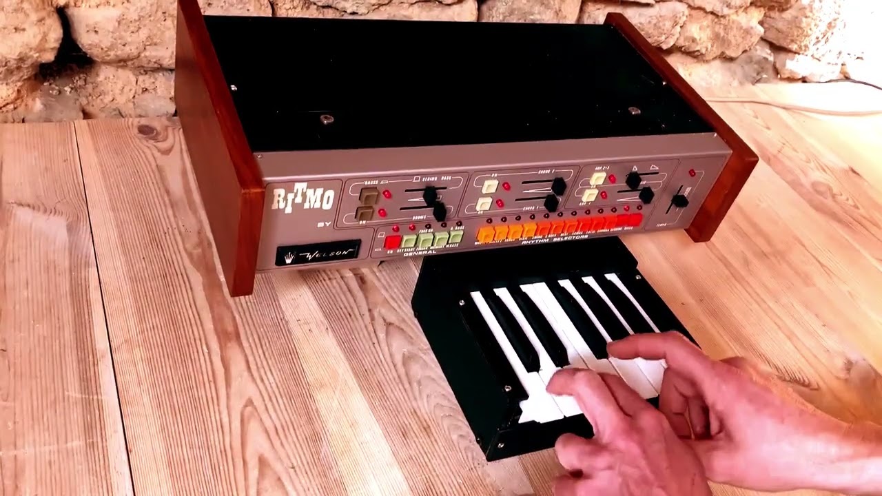 Welson Ritmo: rare italian analog drum machine and accompaniment synth ...