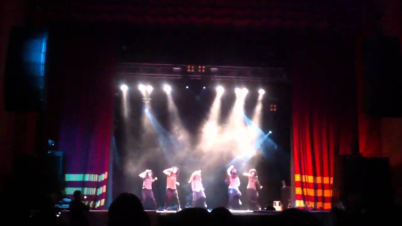 Gwaky group at the signature: The Show - YouTube