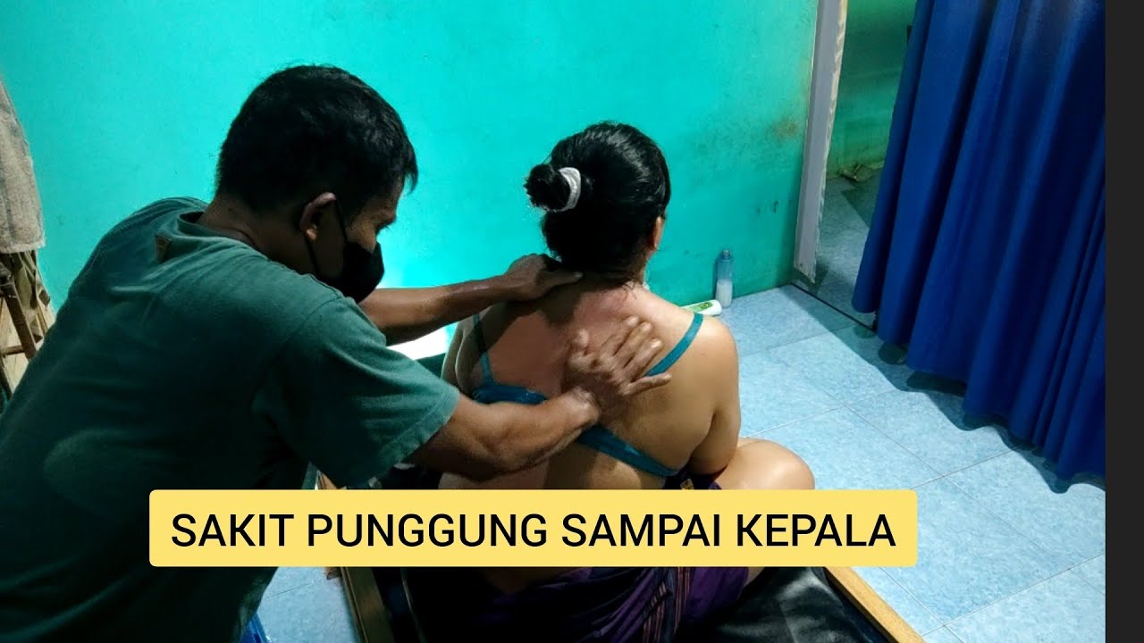 Pijat tradisional untuk meredakan sakit punggung dan kepala - YouTube