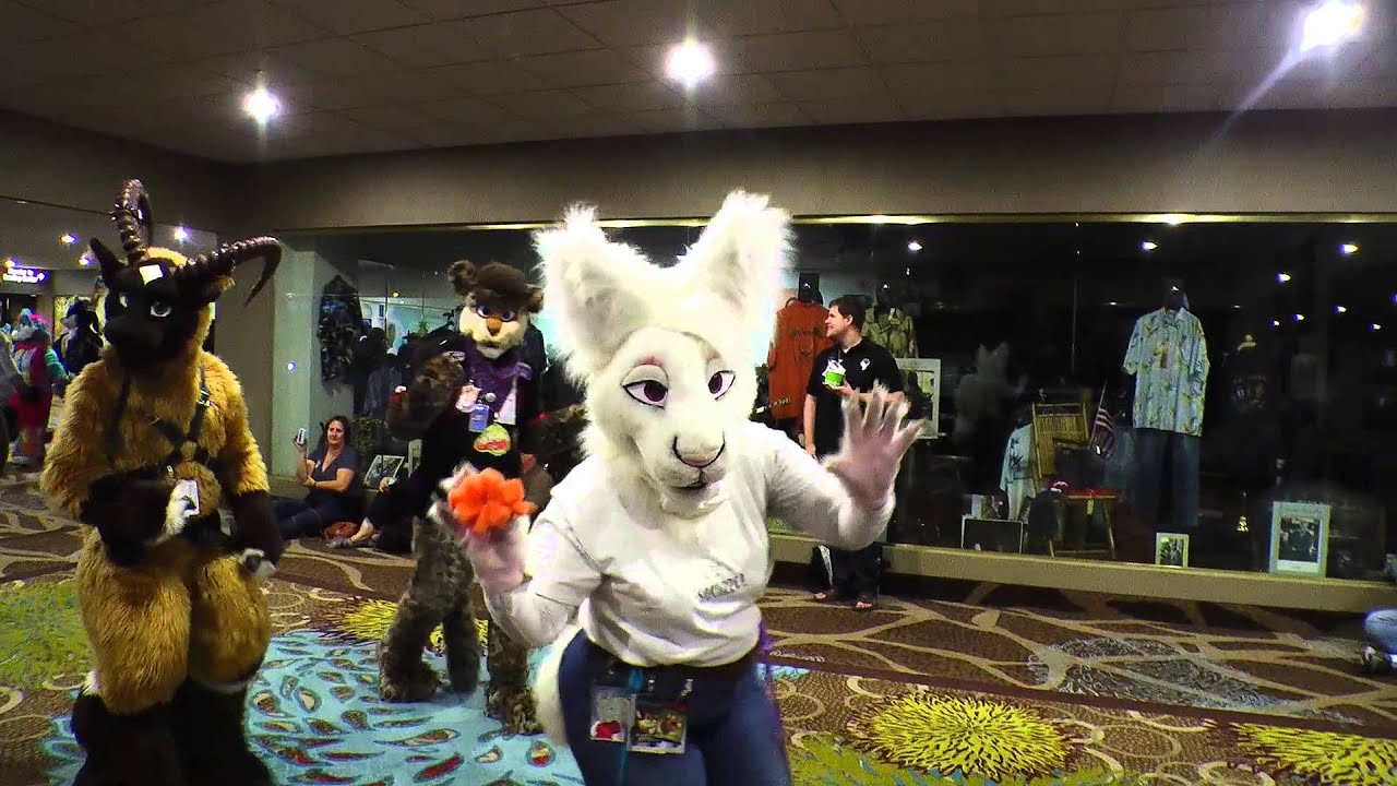 BLFC 2015 - (1080p) Biggest LIttle Fur Con 2015 Fursuit Parade - YouTube
