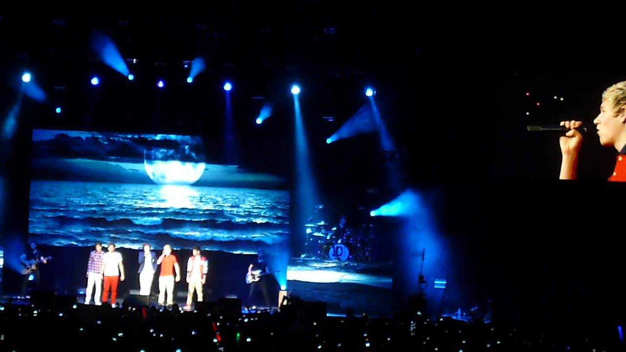 One Direction Concert-Moments - YouTube