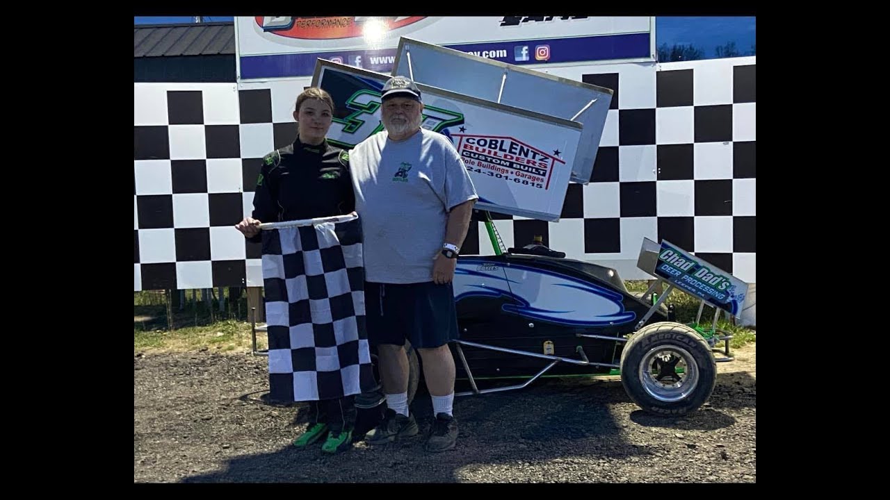 Jazlyn Boyles Interview @ TWIN-STATE Auto Racing Club Mall Show - YouTube