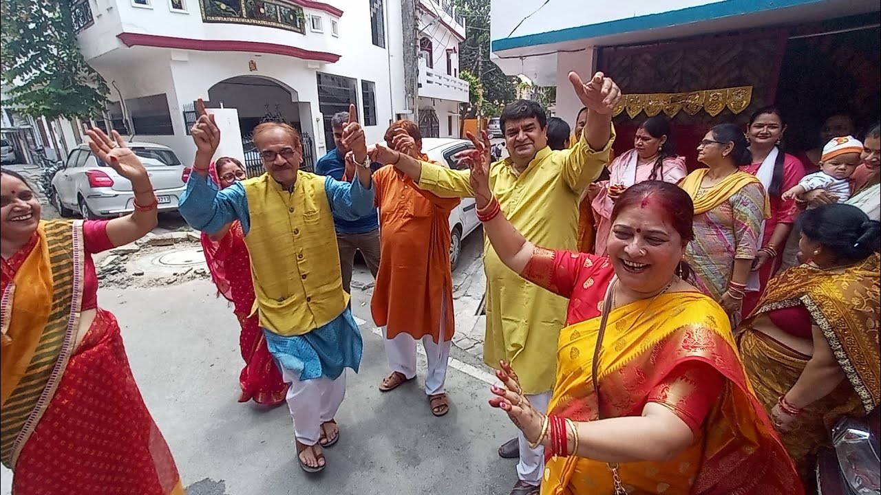 Aman's Devi Pujan Ceremony | Watch big indian family dancing on dhol ...