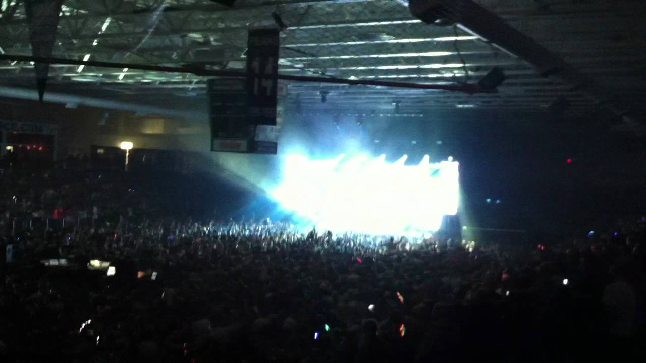 Big Gigantic @ Compuware Arena Plymouth, MI 11-26-11 - YouTube