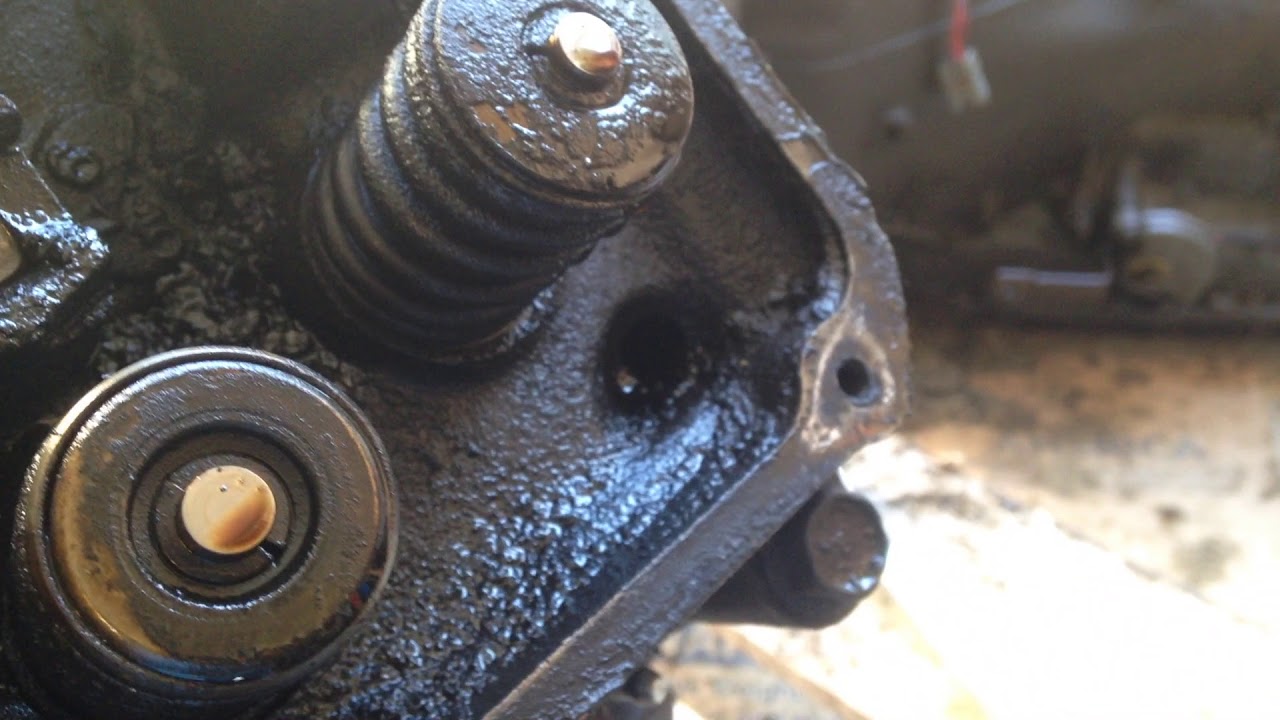 Ford 351m 400 rebuild sludgy heads - YouTube