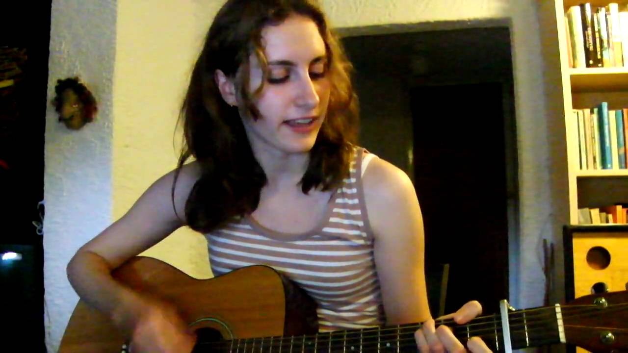 The Lilli Song - YouTube