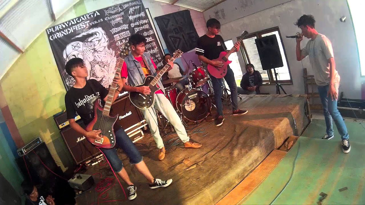 Sign for sisi live at GrindFest - YouTube