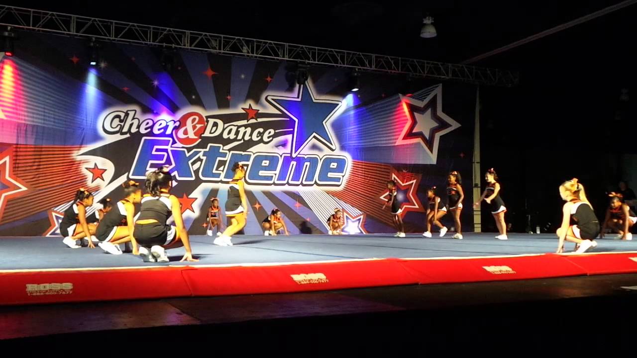 Bowie Bulldogs Cheer Competition - YouTube