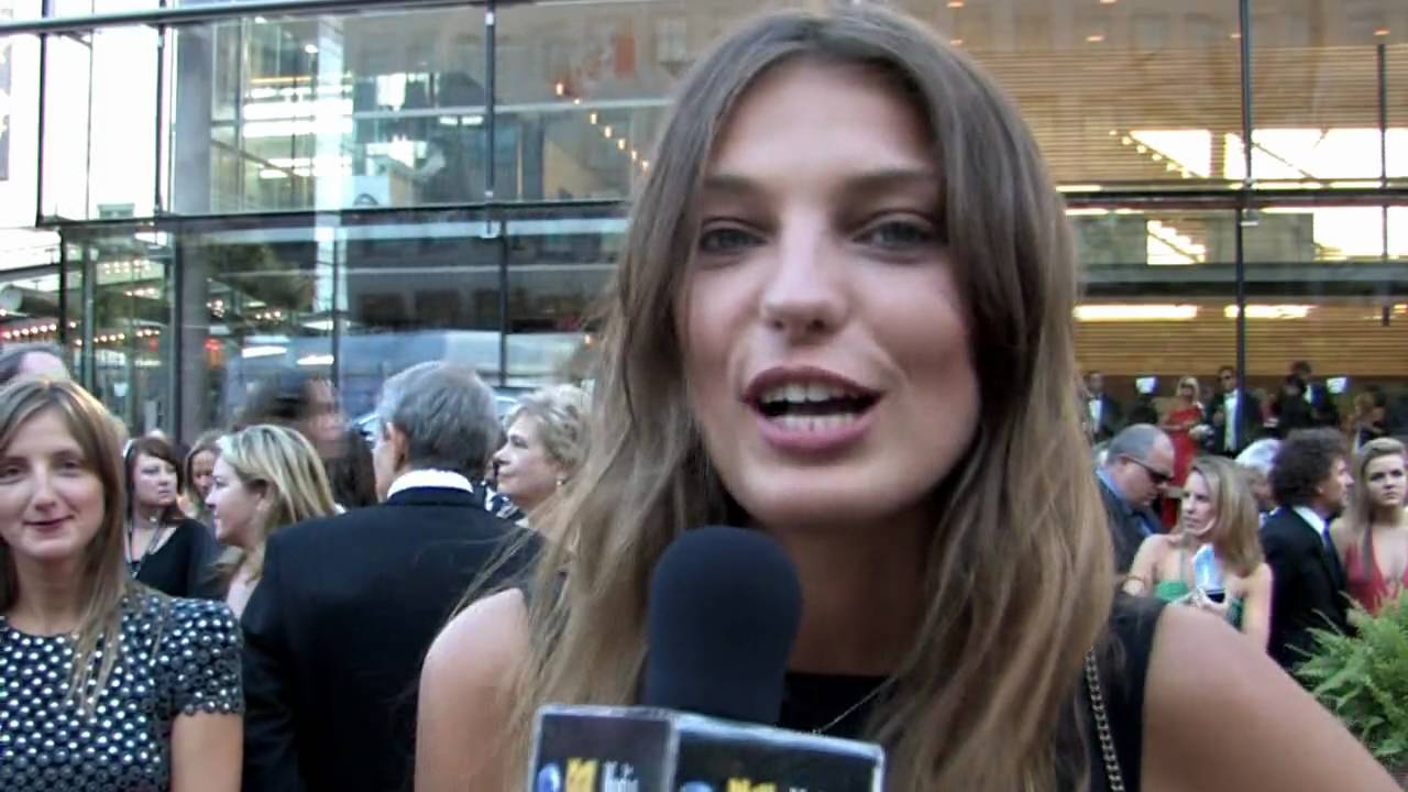Supermodel Daria Werbowy Welcomes you to Gelmedia Dot Net - YouTube