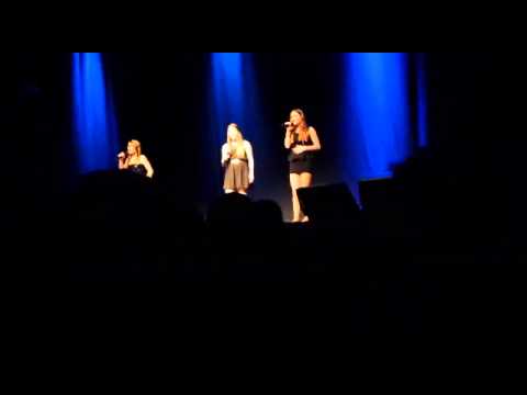 Louise, Daphne & Cynthia, Grote avond.