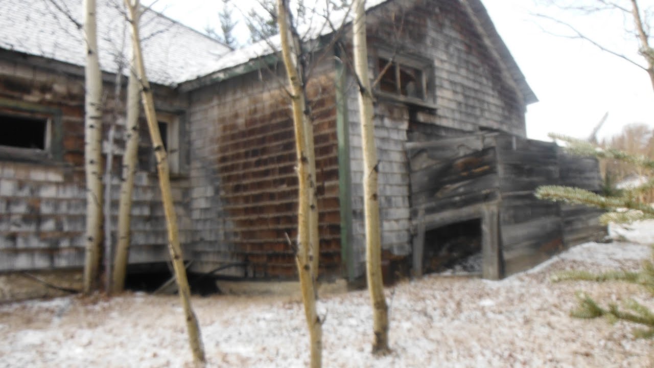 Abandonded cabin in the mountains - YouTube