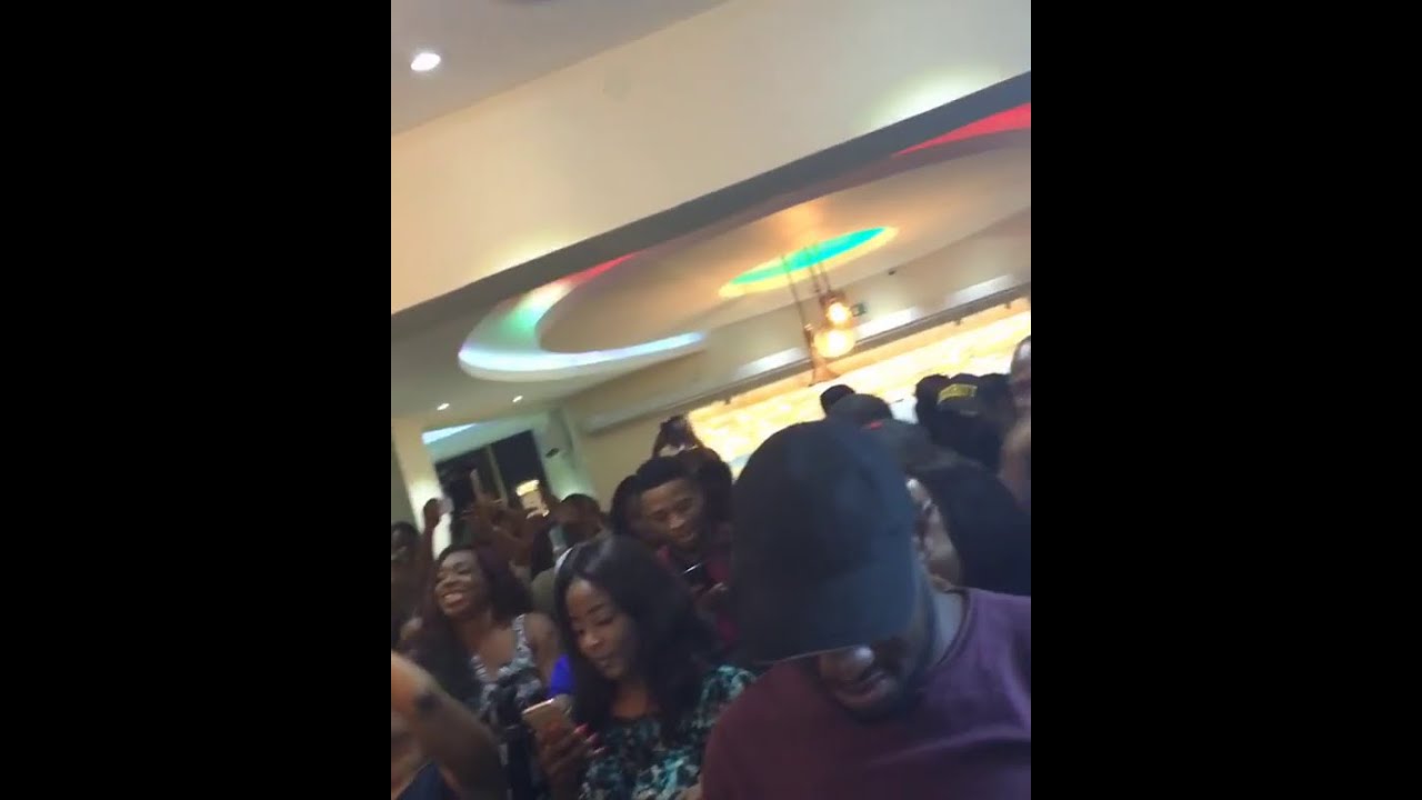 Nigerian DJ Obi breaks the world record for longest DJ set of 200hrs ...