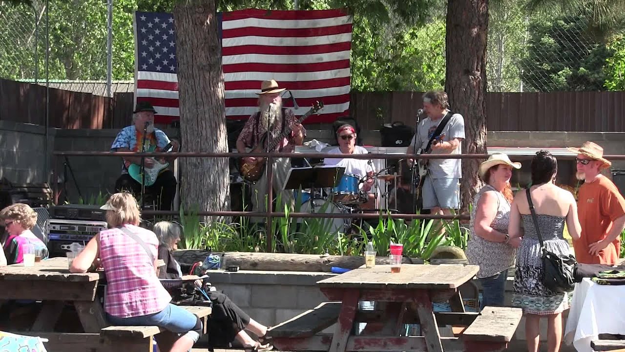 HOLY SMOKE ! at WeedFest 2015 in WEED, CA ! "Mamalahoa Highway" - YouTube