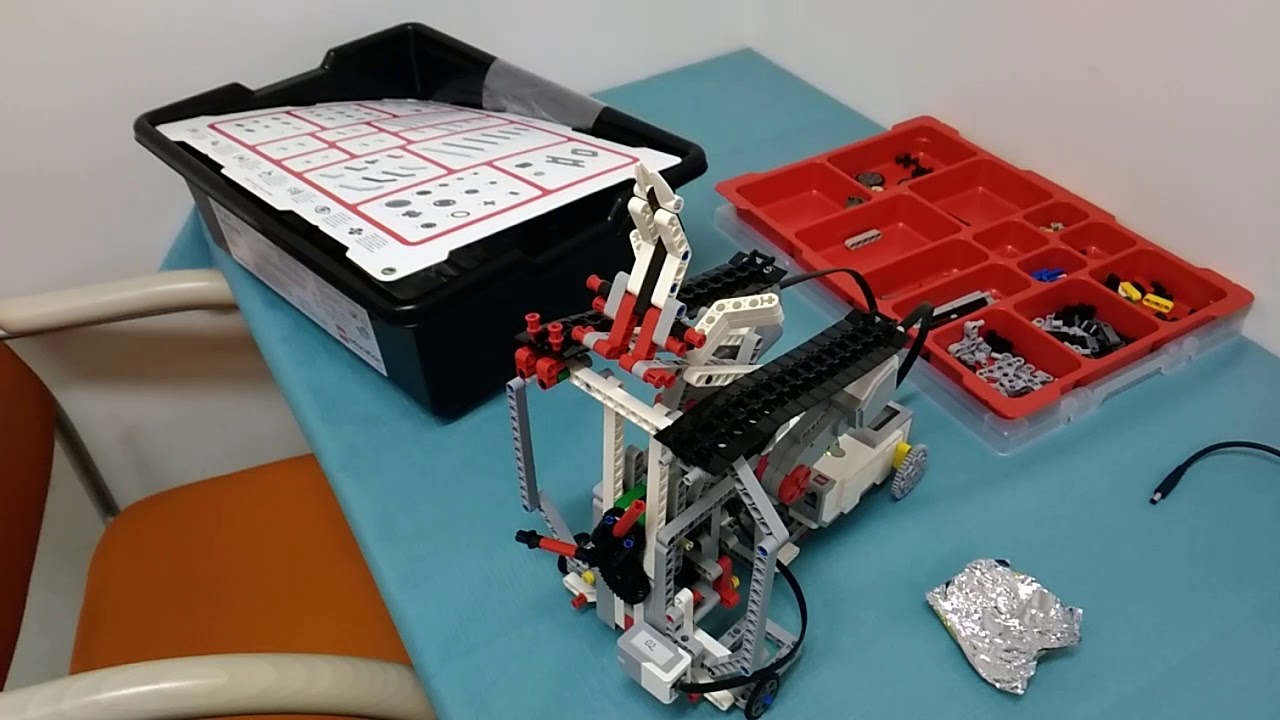 Lego Mindstorms Education EV3 Cuckoo Clock - YouTube