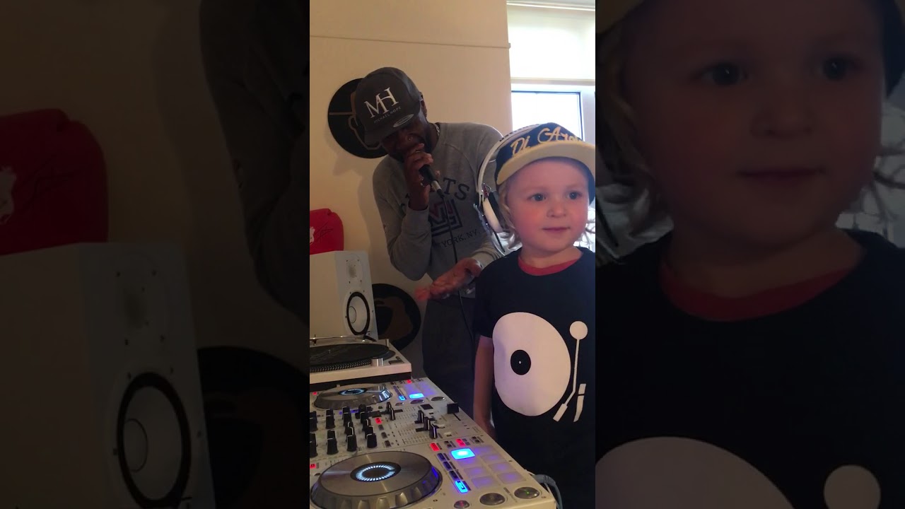 3 year old DJ Archie (Worlds youngest UK Garage DJ along side MC NEAT ...