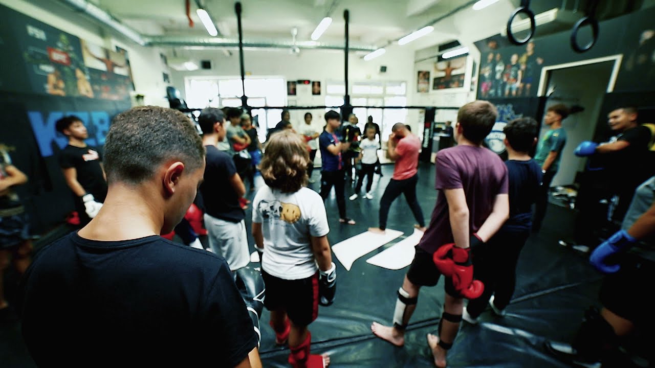 PRÉSENTATION DU MMA FACTORY - YouTube