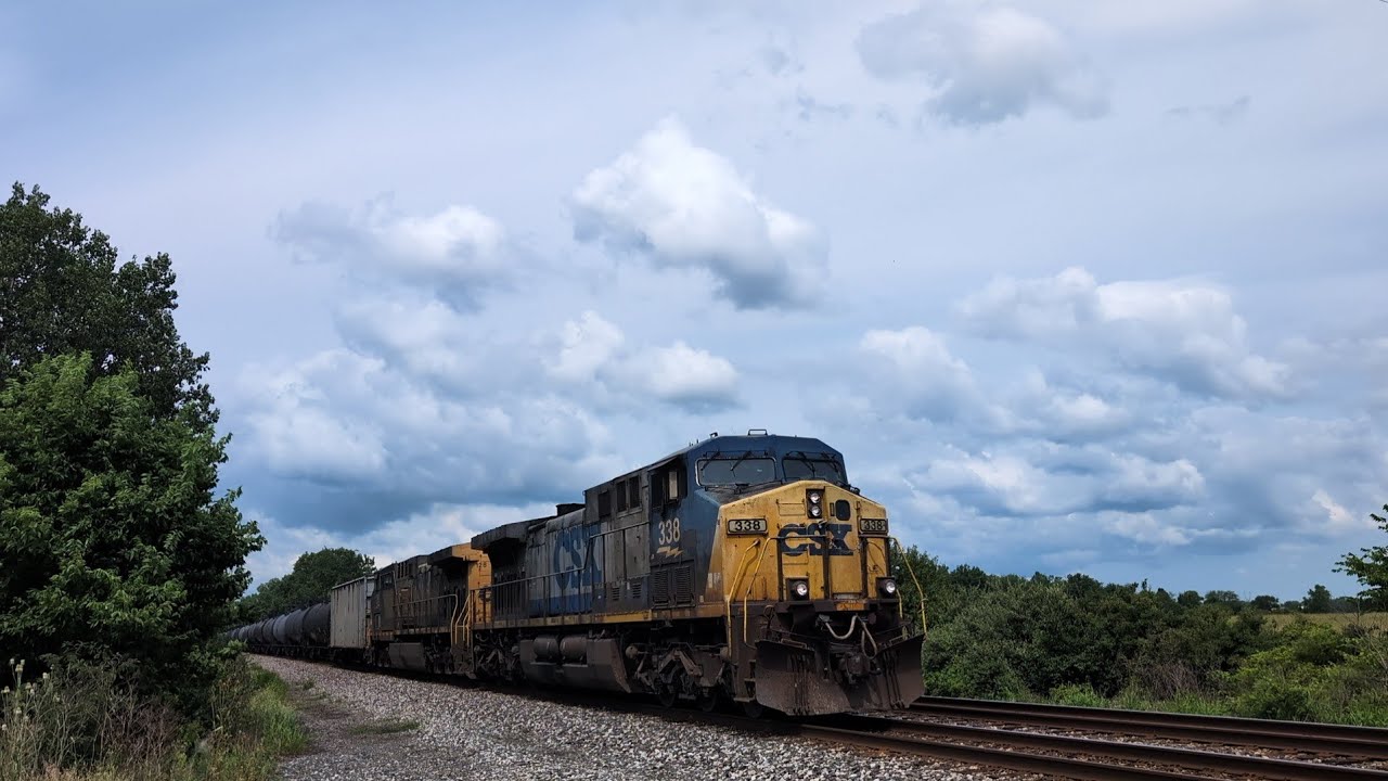 A few CSX Willard Sub trains in North Baltimore Ohio with a YN2 - YouTube