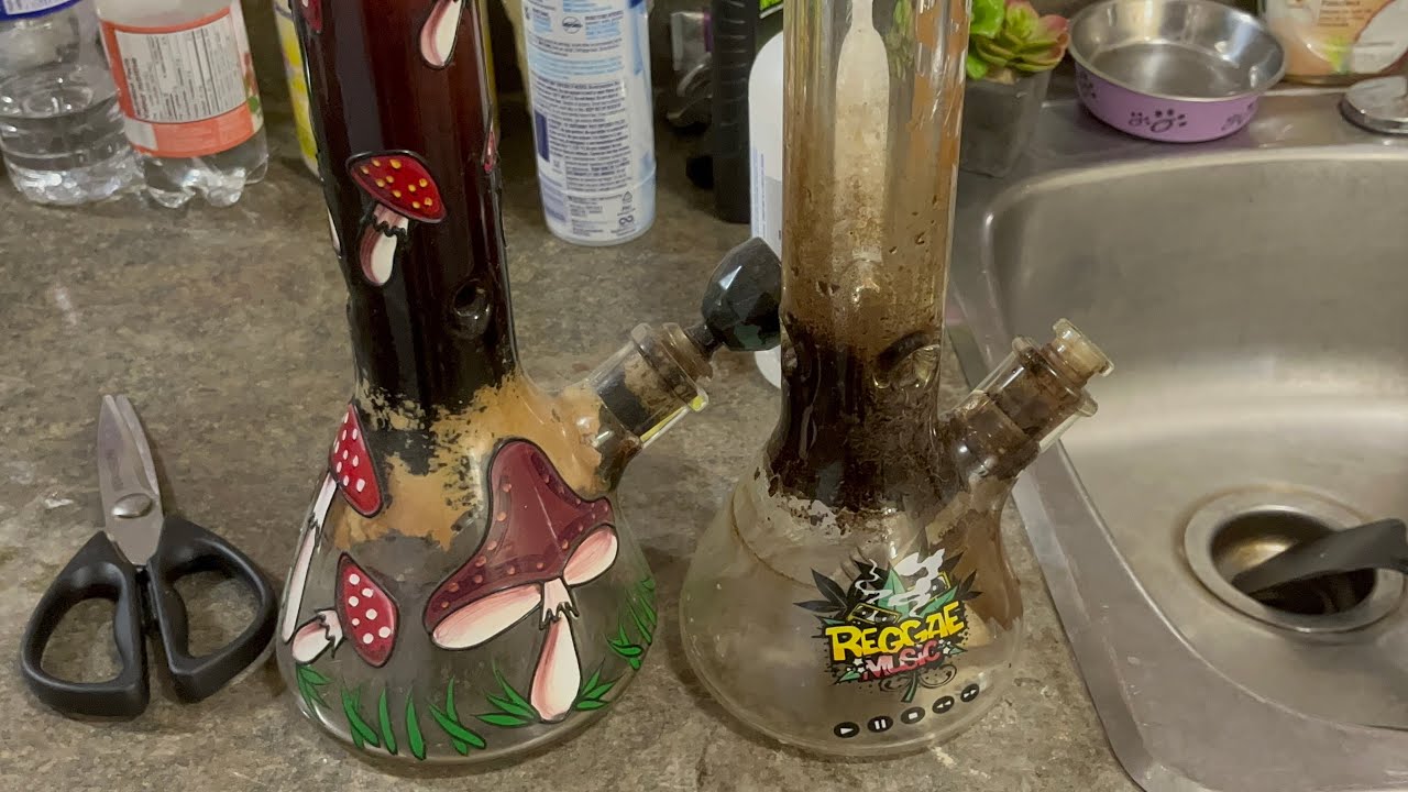 Cleaning the bong!! - YouTube