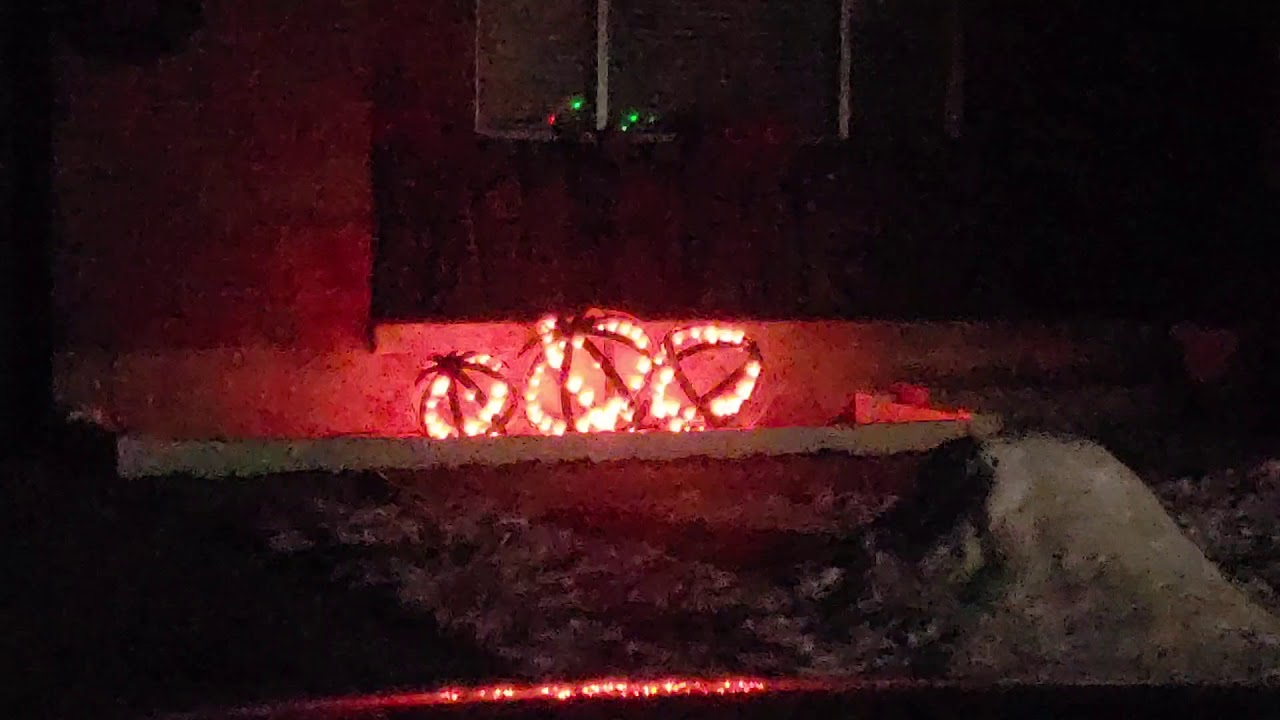 Here comes Santa Clause Trap Remix - Falcon picap - xlights 3rd sequence - YouTube