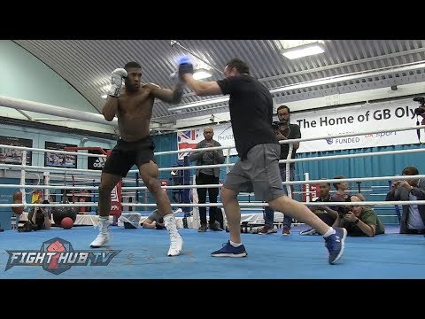 ANTHONY JOSHUA LOOKING FAST & POWERFUL ON THE MITTS DAYS AHEAD OF TITLE DEFENSE