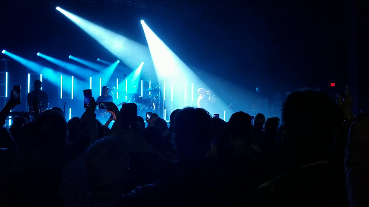 Daughtry - Alive (live in Harris, MI 3/6/2020) - YouTube