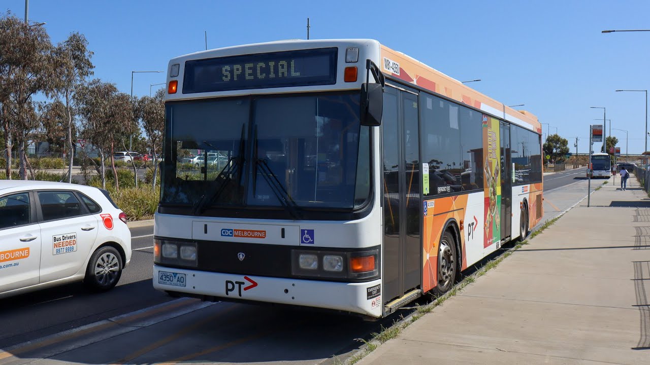CDC Melbourne Bus W81 Scania L94UB, Volgren "CR221L" - YouTube