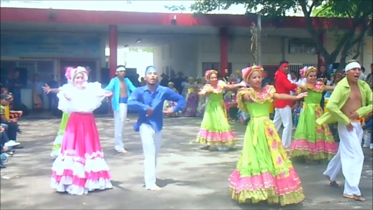 Presentación Mes De La Danza Pieza: Entre Tambores y Parranda - YouTube