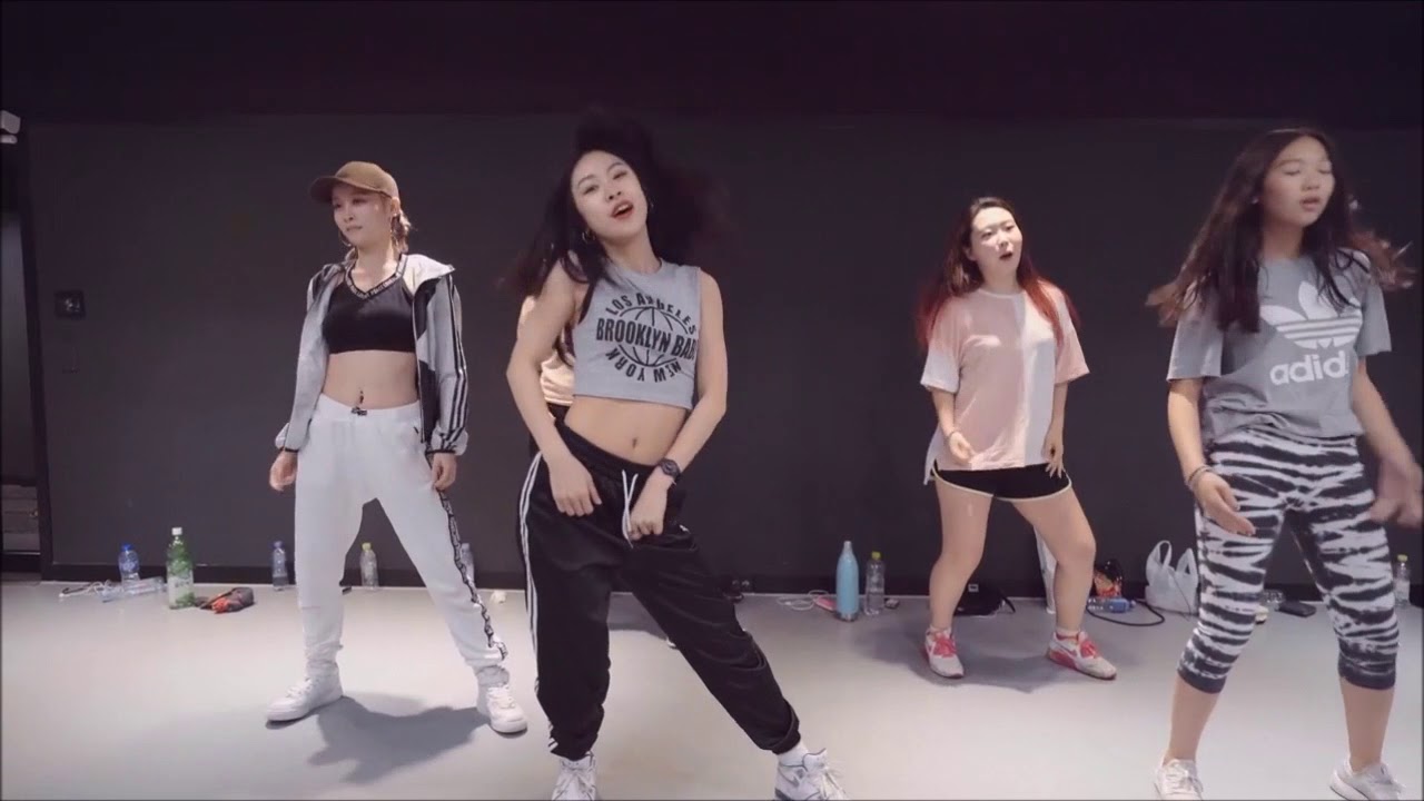 dance mp4 - YouTube