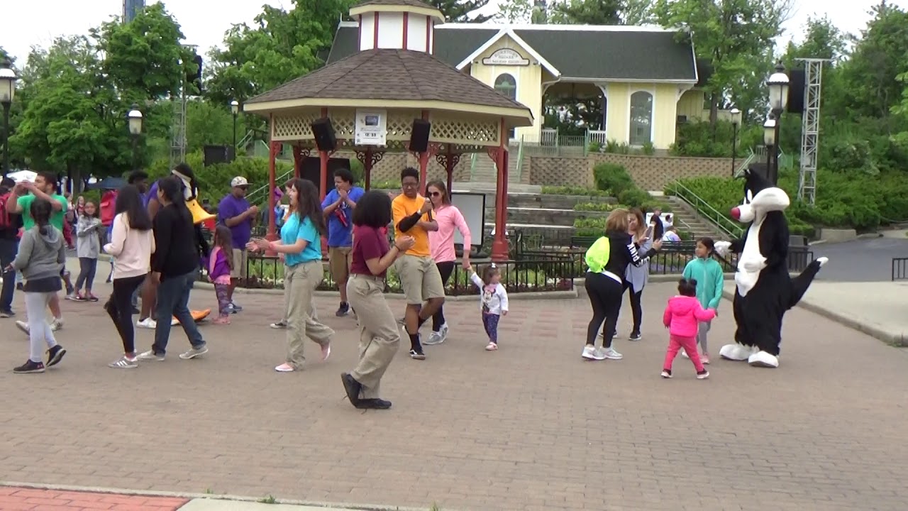 Kids Club Dance Party- Six Flags Great America 2018 - YouTube