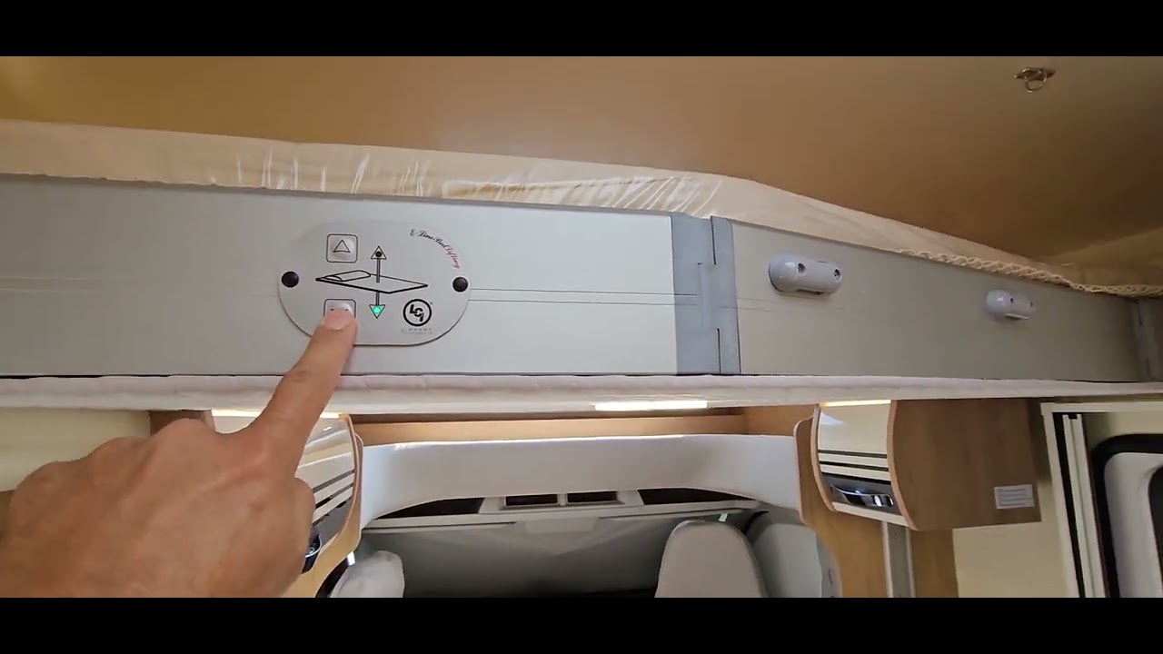 RollerTeam Zefiro 294 TL 2023 - Spider Camper - YouTube