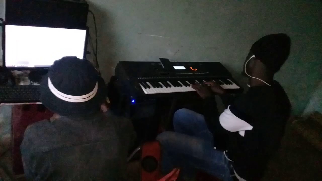 Valdezia Piano Boyz (Live) - YouTube