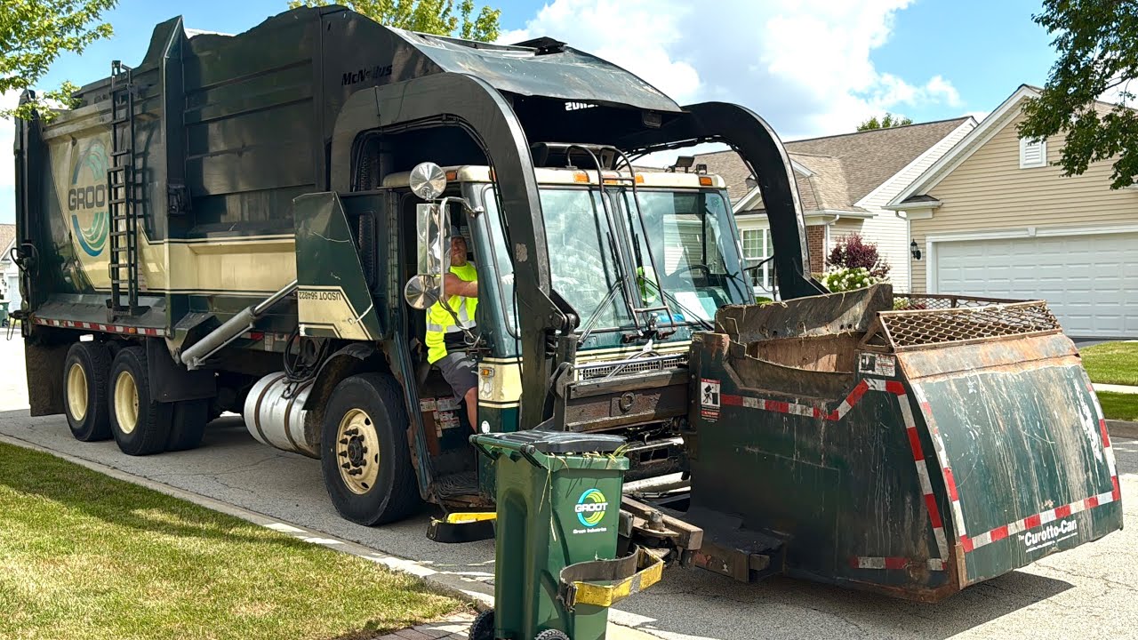 Groot Mack LE McNeilus Pacific Curotto Can Garbage Truck on 30s - YouTube