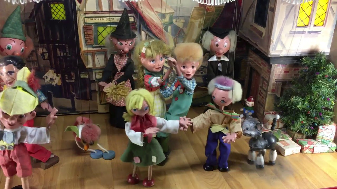 Classic Puppet Show in Arcade - YouTube