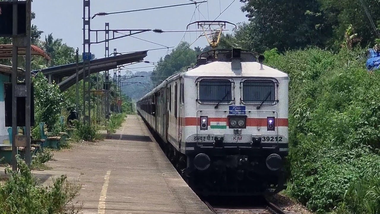 ISLAND EXPRESS | AMARAVILA STATION | SBC CAPE EXPRESS | TRAIN VLOG 😍# ...