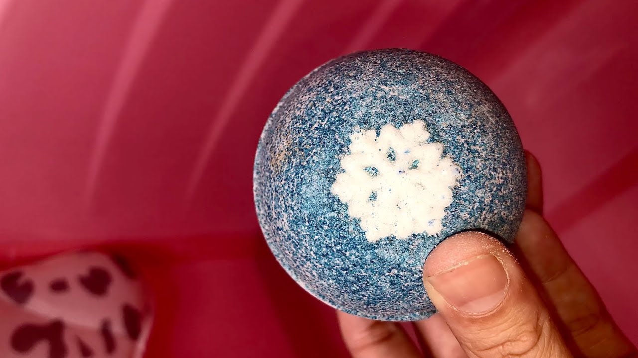 BATH & BODY WORKS Frosted Coconut Snowflake Bath Bomb Fizzer Tub Demo ...