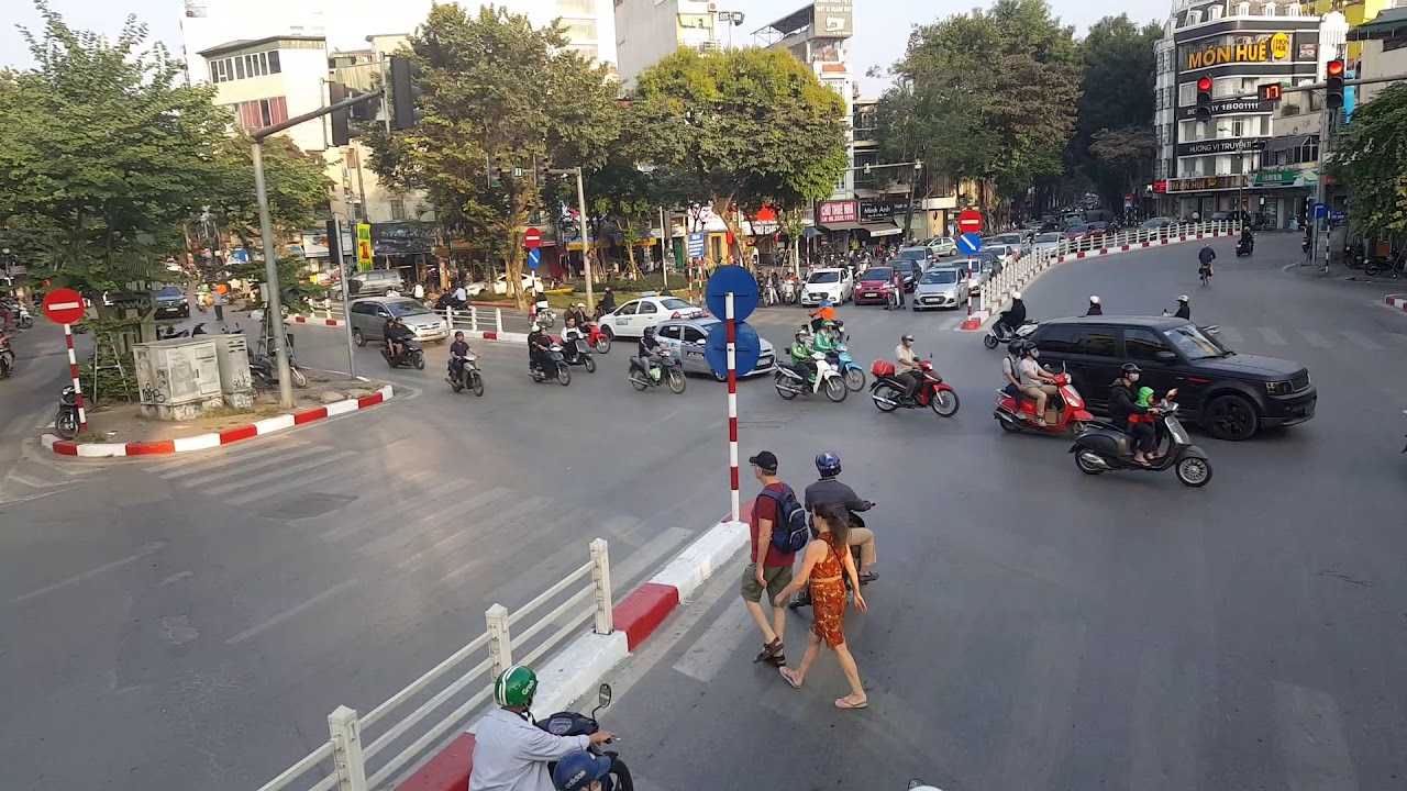 Traffic in Hanoi (central streets), Vietnam, 16.12.2019 - YouTube