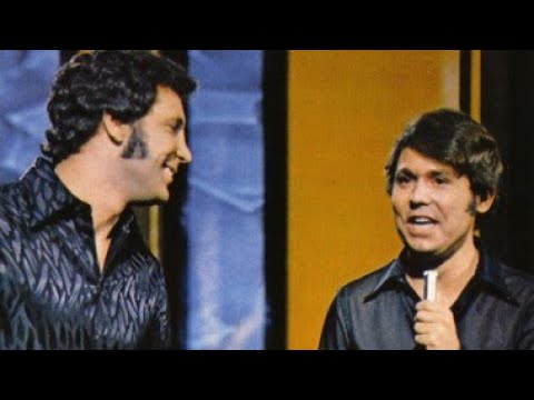 “Ghosts Riders In The Sky” «Jinetes en el Cielo» - Raphael & Tom Jones ...